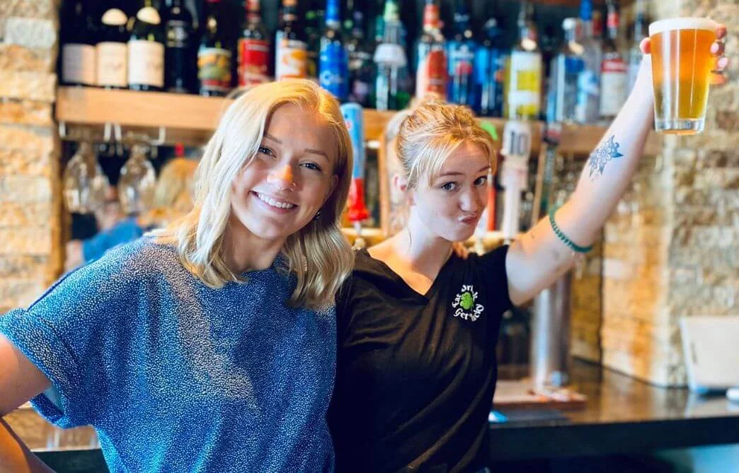 Happy Hour - Bar 209